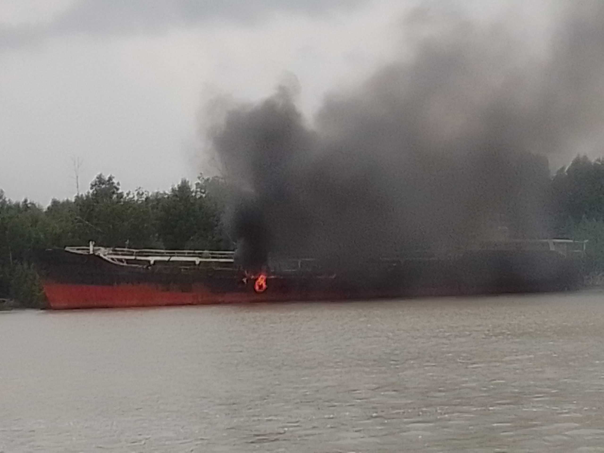 BREAKING: Security Operatives Set Vessel Carrying Stolen Oil to ...