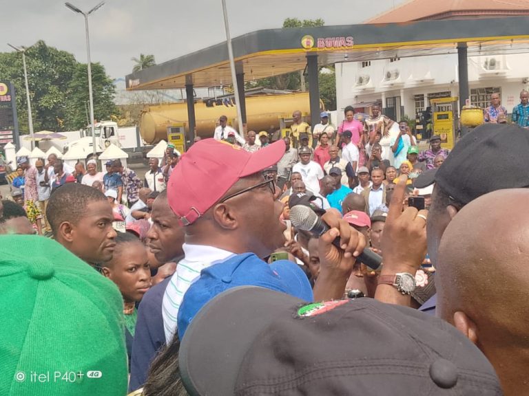JUST IN: Oyo state governor Seyi Makinde joins NLC protest in Ibadan JUST IN: Oyo state governor Seyi Makinde joins NLC protest in Ibadan